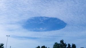 Hole in the clouds : Rare skypunch forms over Finland – Eye on the Arctic